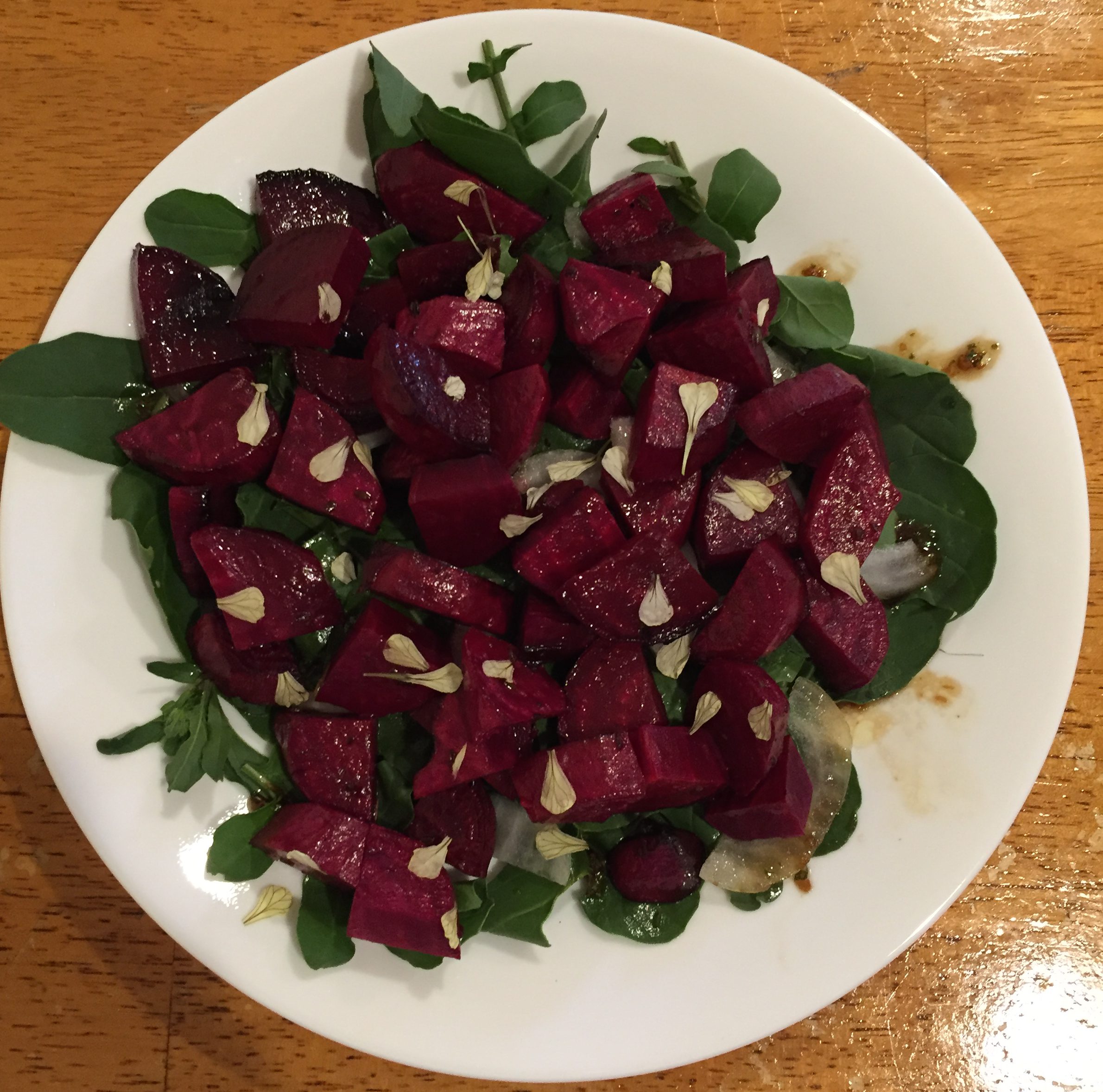 Rosemary-Balsamic Beet and Arugula Salad – julienne.red