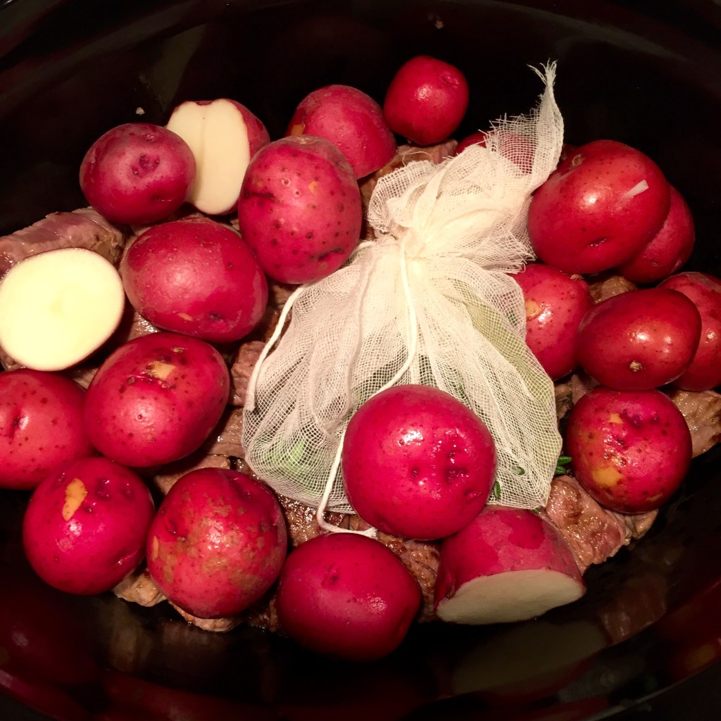 Beef Stew (Slow Cooker) – julienne.red